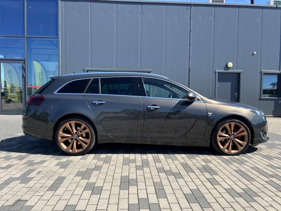 Grey Opel Insignia 2015 in Siauliai, with an engine capacity of 1.96 L and mileage of 170 thousand km for 6900 €, photo 5 on AUTOMOTO.COM.LV