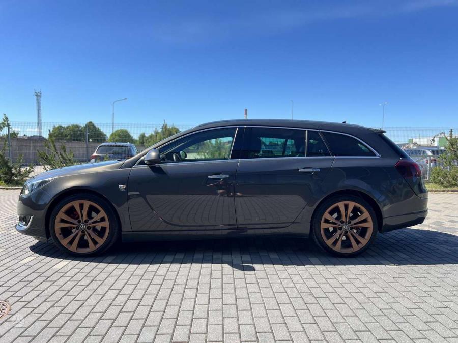 Grey Opel Insignia 2015 in Siauliai, with an engine capacity of 1.96 L and mileage of 170 thousand km for 6900 €, photo 6 on AUTOMOTO.COM.LV