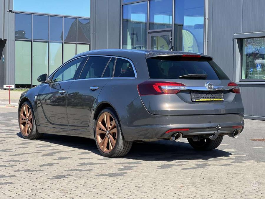 Grey Opel Insignia 2015 in Siauliai, with an engine capacity of 1.96 L and mileage of 170 thousand km for 6900 €, photo 8 on AUTOMOTO.COM.LV