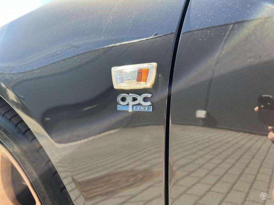 Grey Opel Insignia 2015 in Siauliai, with an engine capacity of 1.96 L and mileage of 170 thousand km for 6900 €, photo 12 on AUTOMOTO.COM.LV