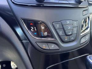 Grey Opel Insignia 2015 in Siauliai, with an engine capacity of 1.96 L and mileage of 170 thousand km for 6900 €, photo 22 on AUTOMOTO.COM.LV