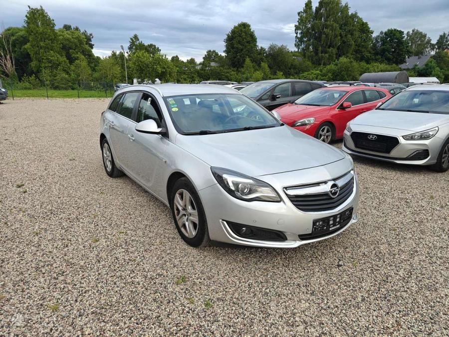 Grey Opel Insignia 2015 in Vilnius, with an engine capacity of 1.60 L and mileage of 309 thousand km for 3450 €, photo 3 on AUTOMOTO.COM.LV