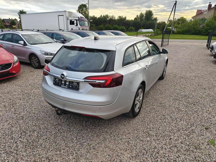 Grey Opel Insignia 2015 in Vilnius, with an engine capacity of 1.60 L and mileage of 309 thousand km for 3450 €, photo 5 on AUTOMOTO.COM.LV