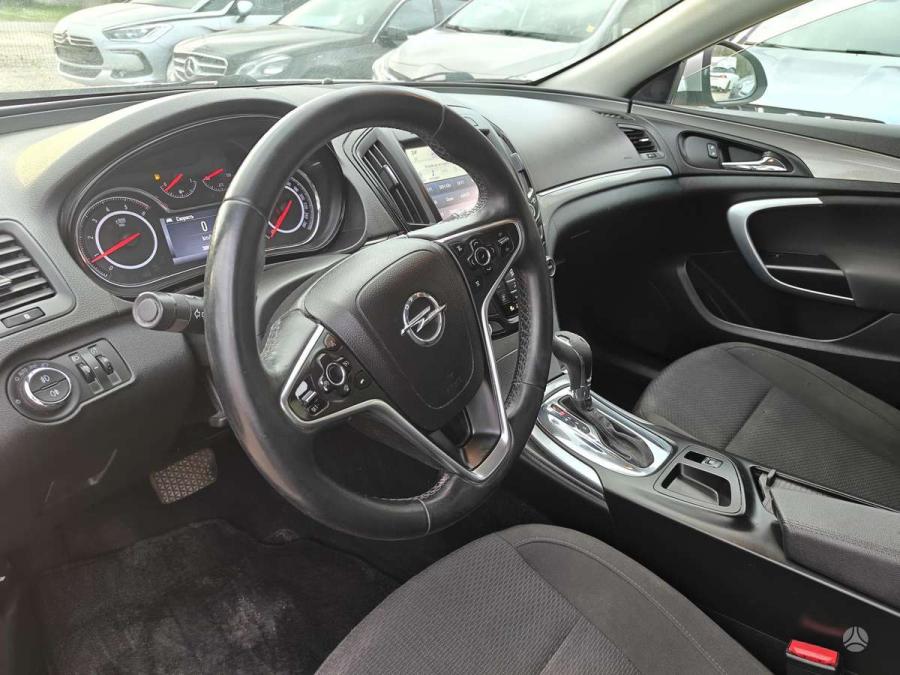 Grey Opel Insignia 2015 in Vilnius, with an engine capacity of 1.60 L and mileage of 309 thousand km for 3450 €, photo 11 on AUTOMOTO.COM.LV