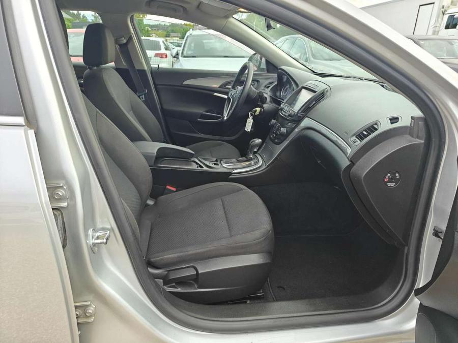 Grey Opel Insignia 2015 in Vilnius, with an engine capacity of 1.60 L and mileage of 309 thousand km for 3450 €, photo 14 on AUTOMOTO.COM.LV