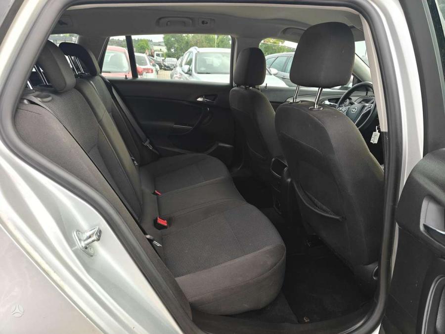 Grey Opel Insignia 2015 in Vilnius, with an engine capacity of 1.60 L and mileage of 309 thousand km for 3450 €, photo 15 on AUTOMOTO.COM.LV
