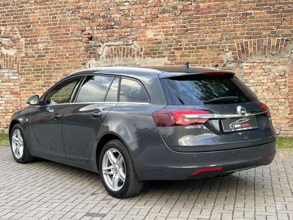 Grey Opel Insignia 2015 in Kedainiai, with an engine capacity of 1.96 L and mileage of 223 thousand km for 6300 €, photo 9 on AUTOMOTO.COM.LV