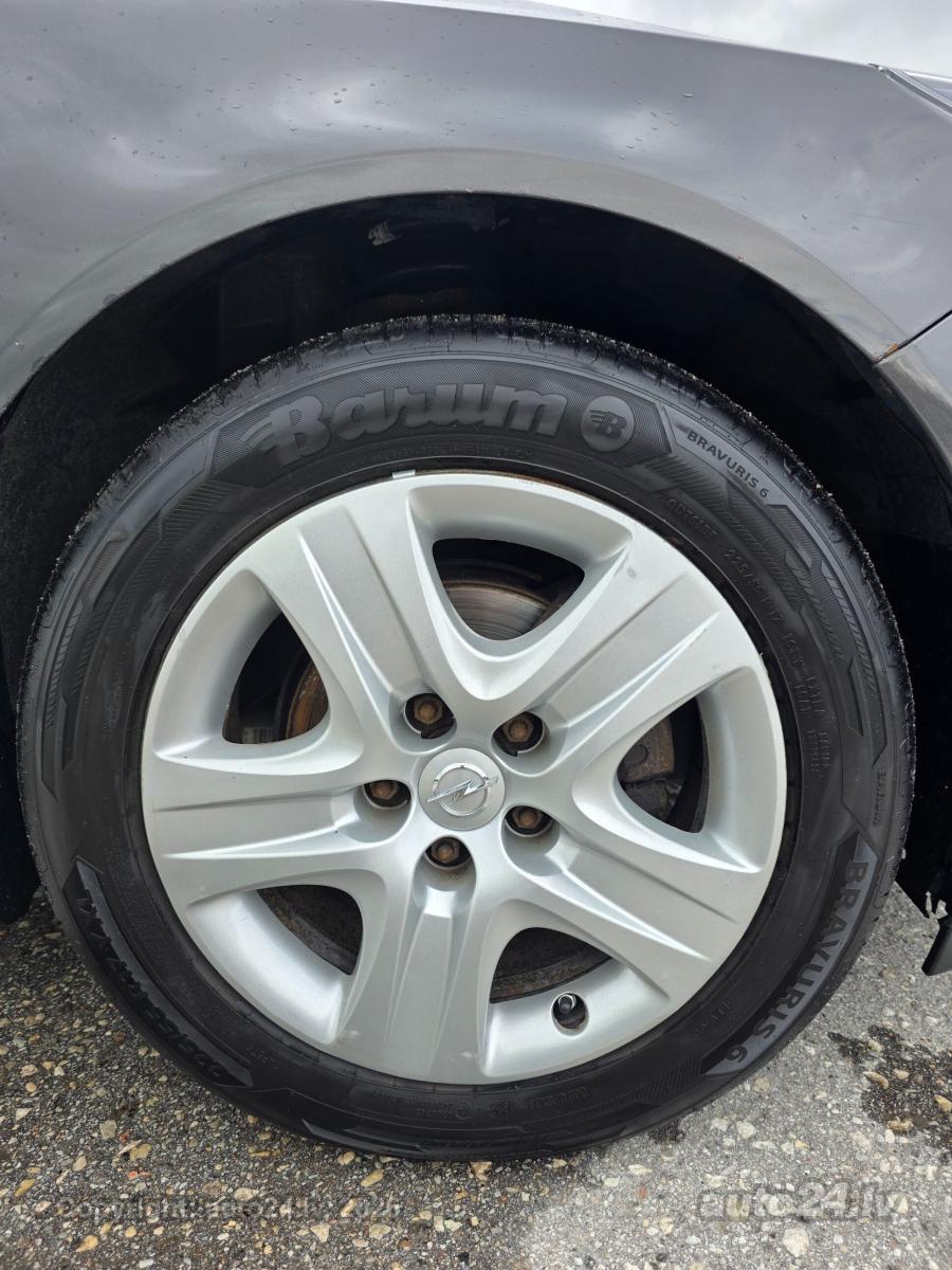 Grey Opel Insignia 2015 in Tallinn, with an engine capacity of 2.00 L and mileage of 289 thousand km for 4800 €, photo 9 on AUTOMOTO.COM.LV