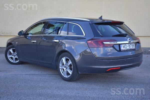 Grey Opel Insignia 2015 in Talsi, with an engine capacity of 2.00 L and mileage of 345 thousand km for 4900 €, photo 2 on AUTOMOTO.COM.LV