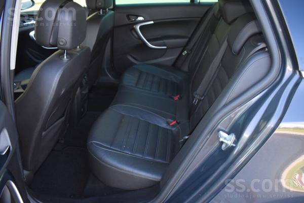 Grey Opel Insignia 2015 in Talsi, with an engine capacity of 2.00 L and mileage of 345 thousand km for 4900 €, photo 8 on AUTOMOTO.COM.LV
