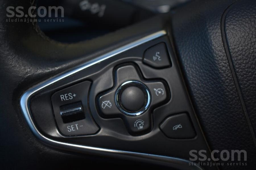 Grey Opel Insignia 2015 in Talsi, with an engine capacity of 2.00 L and mileage of 345 thousand km for 4900 €, photo 14 on AUTOMOTO.COM.LV
