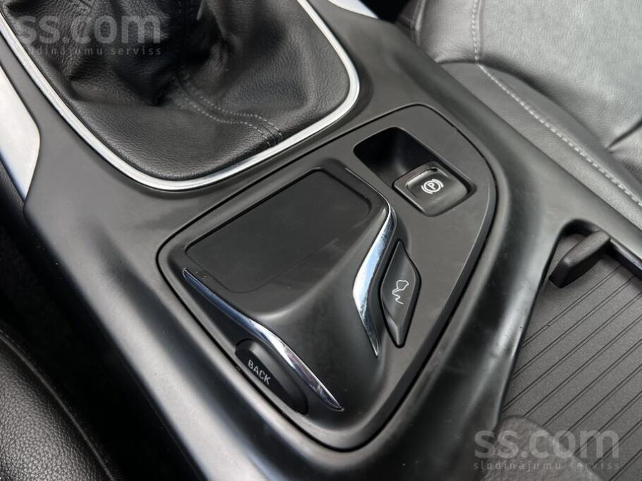 Pelēks Opel Insignia 2015 Limbaži, ar dzinēja tilpumu 2.00 L un nobraukumu 237 tūkst. km par 5750 €, foto 18 vietnē AUTOMOTO.COM.LV