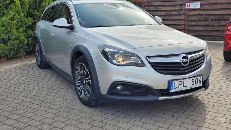 Grey Opel Insignia 2015 in Kretinga, with an engine capacity of 1.96 L and mileage of 296 thousand km for 3950 €, photo 4 on AUTOMOTO.COM.LV