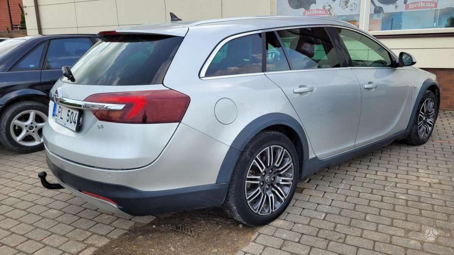 Grey Opel Insignia 2015 in Kretinga, with an engine capacity of 1.96 L and mileage of 296 thousand km for 3950 €, photo 7 on AUTOMOTO.COM.LV