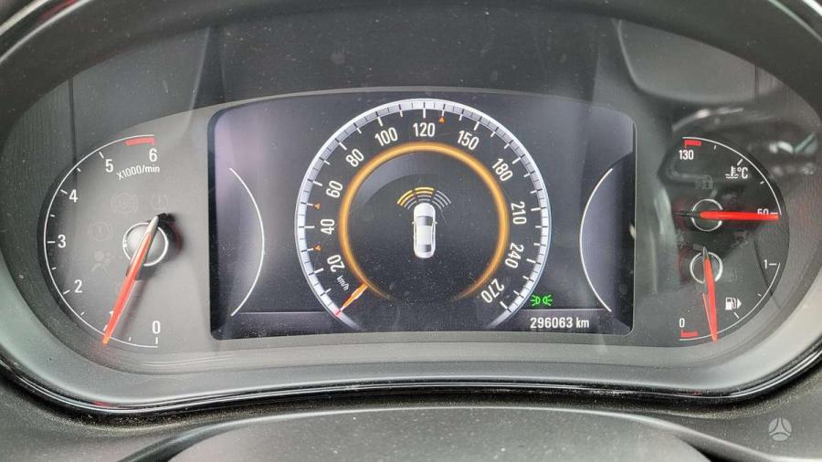 Grey Opel Insignia 2015 in Kretinga, with an engine capacity of 1.96 L and mileage of 296 thousand km for 3950 €, photo 18 on AUTOMOTO.COM.LV