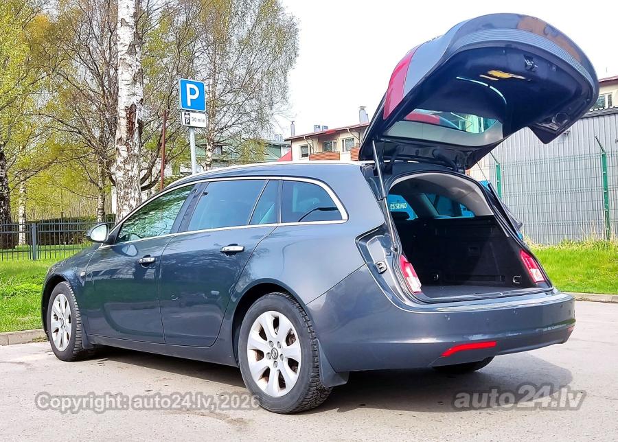 Grey Opel Insignia 2015 in Tallinn, with an engine capacity of 2.00 L and mileage of 202 thousand km for 7500 €, photo 5 on AUTOMOTO.COM.LV