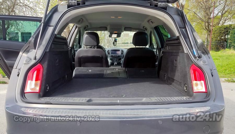 Grey Opel Insignia 2015 in Tallinn, with an engine capacity of 2.00 L and mileage of 202 thousand km for 7500 €, photo 6 on AUTOMOTO.COM.LV