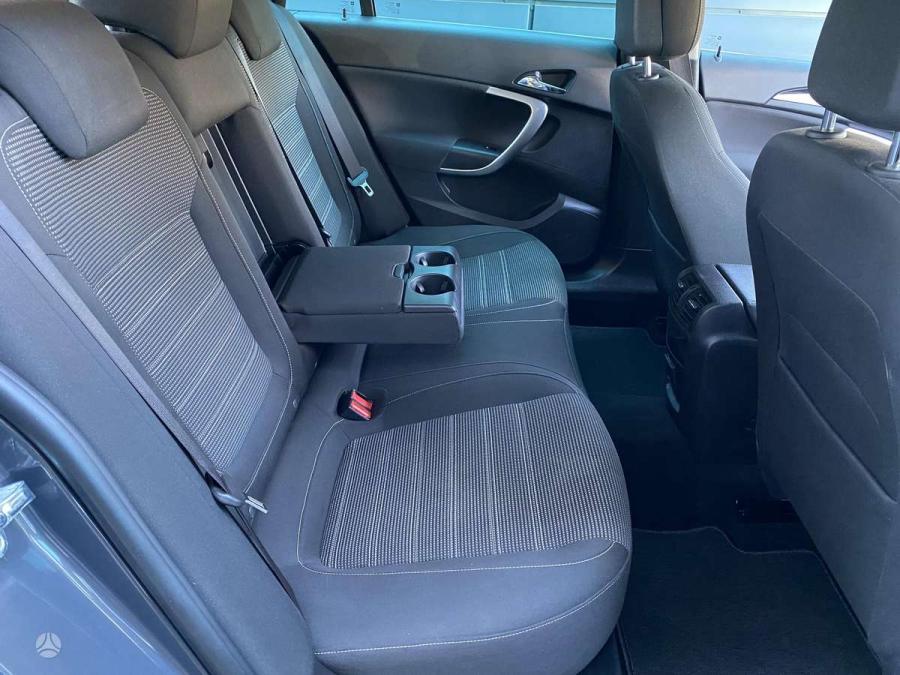 Grey Opel Insignia 2015 in Marijampole, with an engine capacity of 1.96 L and mileage of 220 thousand km for 6550 €, photo 41 on AUTOMOTO.COM.LV
