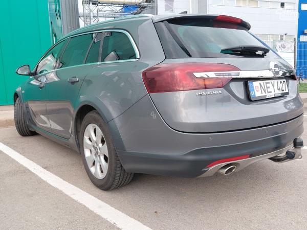 Grey Opel Insignia 2015 in Panevezys, with an engine capacity of 1.60 L and mileage of 273 thousand km for 5900 €, photo 4 on AUTOMOTO.COM.LV