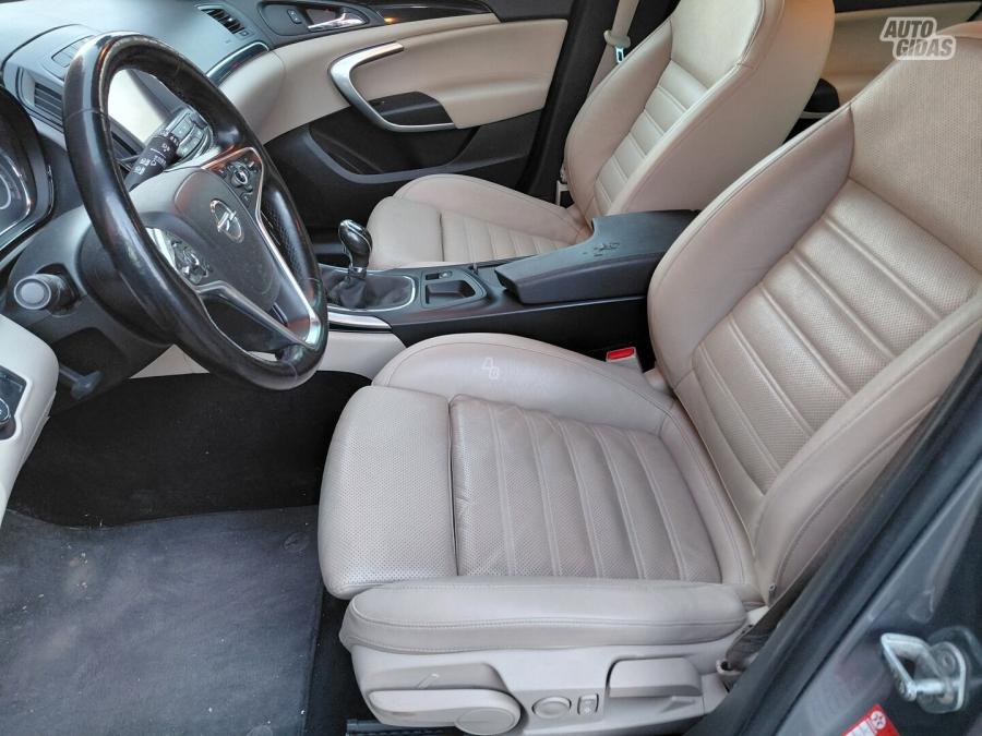 Grey Opel Insignia 2015 in Panevezys, with an engine capacity of 1.60 L and mileage of 273 thousand km for 5900 €, photo 10 on AUTOMOTO.COM.LV