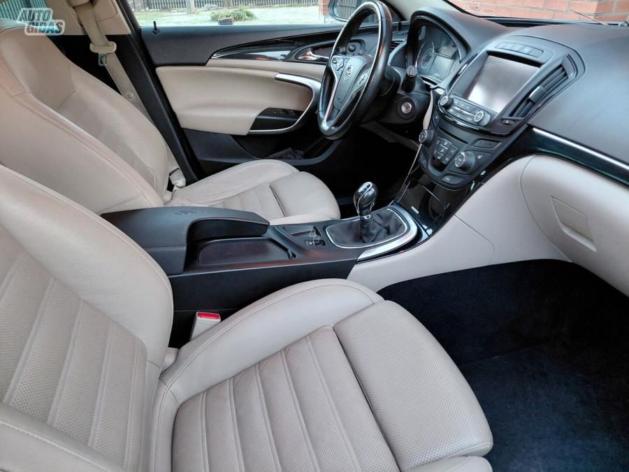 Grey Opel Insignia 2015 in Panevezys, with an engine capacity of 1.60 L and mileage of 273 thousand km for 5900 €, photo 11 on AUTOMOTO.COM.LV