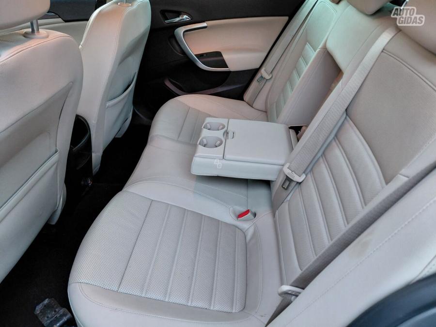 Grey Opel Insignia 2015 in Panevezys, with an engine capacity of 1.60 L and mileage of 273 thousand km for 5900 €, photo 12 on AUTOMOTO.COM.LV