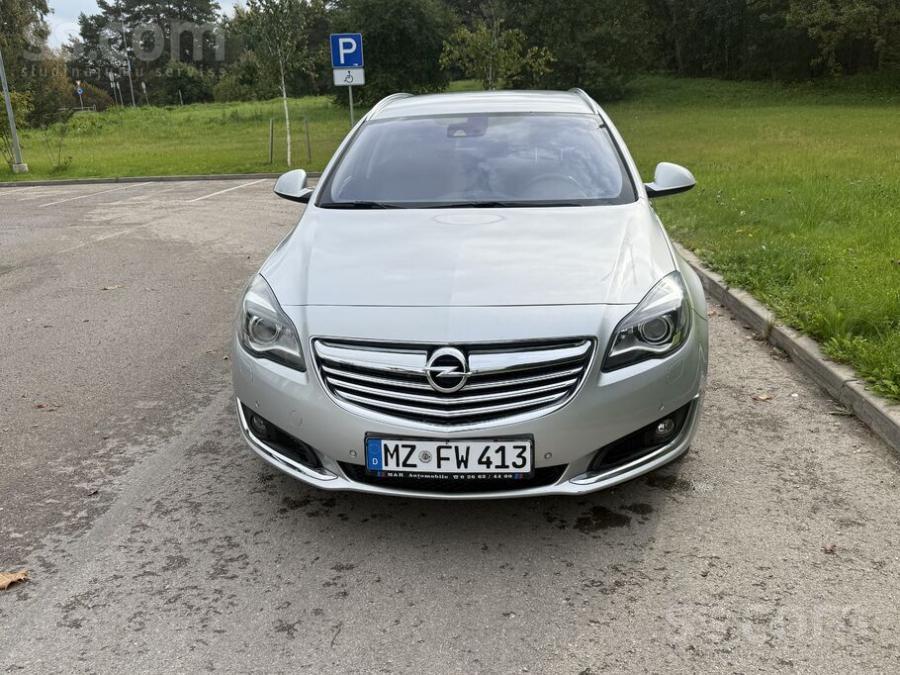 Grey Opel Insignia 2015 in Valmiera, with an engine capacity of 2.00 L and mileage of 179 thousand km for 6800 €, photo 3 on AUTOMOTO.COM.LV