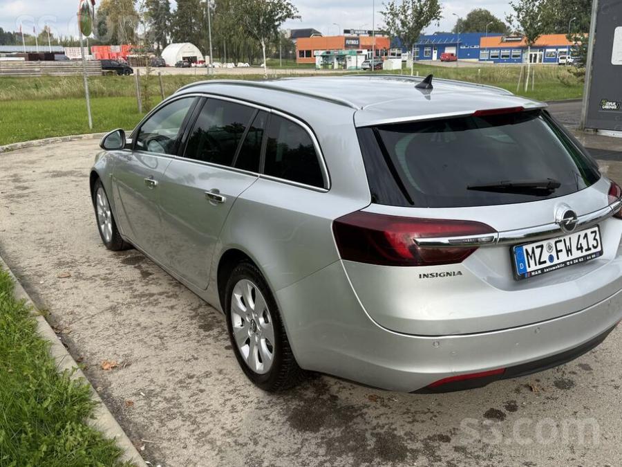 Grey Opel Insignia 2015 in Valmiera, with an engine capacity of 2.00 L and mileage of 179 thousand km for 6800 €, photo 6 on AUTOMOTO.COM.LV