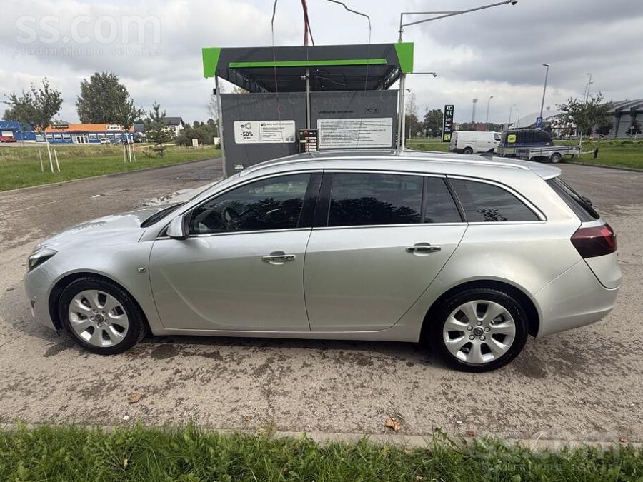 Grey Opel Insignia 2015 in Valmiera, with an engine capacity of 2.00 L and mileage of 179 thousand km for 6800 €, photo 7 on AUTOMOTO.COM.LV