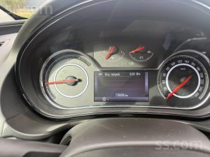 Grey Opel Insignia 2015 in Valmiera, with an engine capacity of 2.00 L and mileage of 179 thousand km for 6800 €, photo 15 on AUTOMOTO.COM.LV