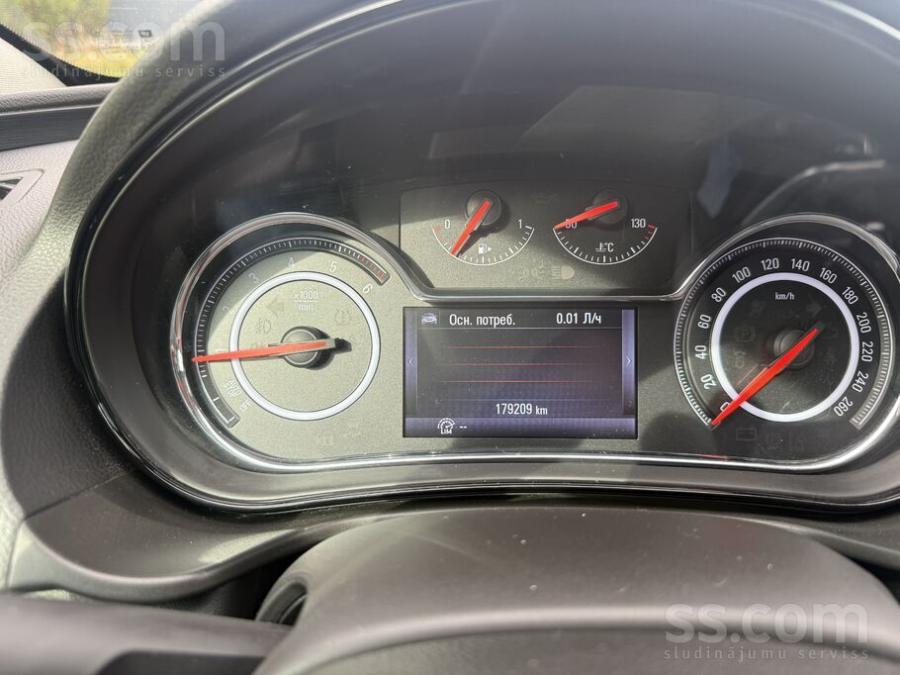 Grey Opel Insignia 2015 in Valmiera, with an engine capacity of 2.00 L and mileage of 179 thousand km for 6800 €, photo 15 on AUTOMOTO.COM.LV