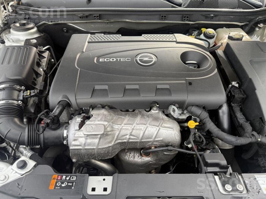 Grey Opel Insignia 2015 in Valmiera, with an engine capacity of 2.00 L and mileage of 179 thousand km for 6800 €, photo 16 on AUTOMOTO.COM.LV