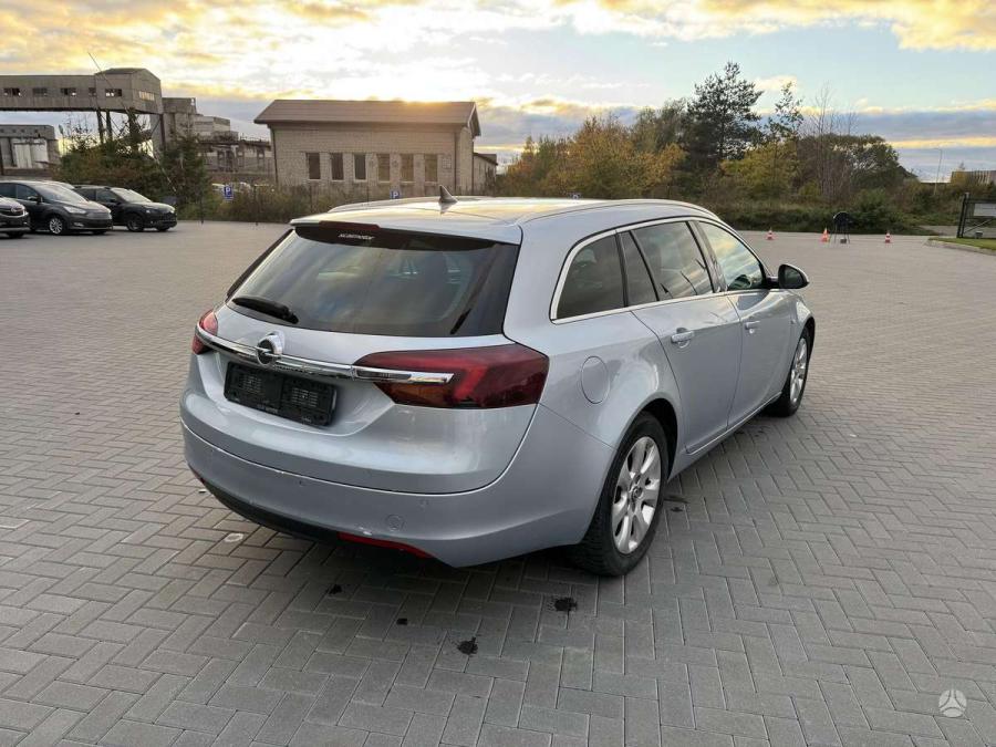 Grey Opel Insignia 2015 in Telschi, with an engine capacity of 1.96 L and mileage of 261 thousand km for 3300 €, photo 7 on AUTOMOTO.COM.LV