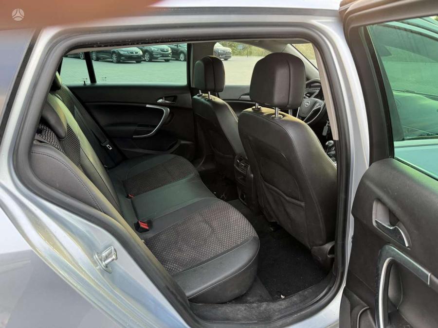 Grey Opel Insignia 2015 in Telschi, with an engine capacity of 1.96 L and mileage of 261 thousand km for 3300 €, photo 19 on AUTOMOTO.COM.LV