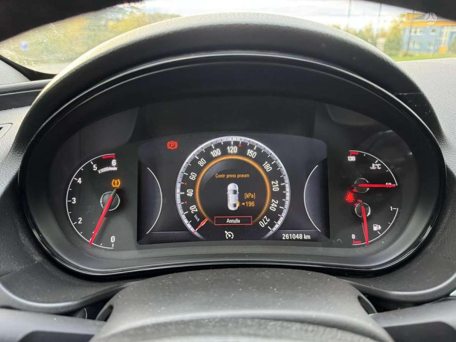 Grey Opel Insignia 2015 in Telschi, with an engine capacity of 1.96 L and mileage of 261 thousand km for 3300 €, photo 22 on AUTOMOTO.COM.LV