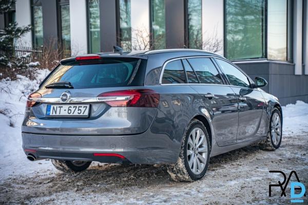 Grey Opel Insignia 2016 in Riga, with an engine capacity of 2.00 L and mileage of 294 thousand km for 3990 €, photo 2 on AUTOMOTO.COM.LV