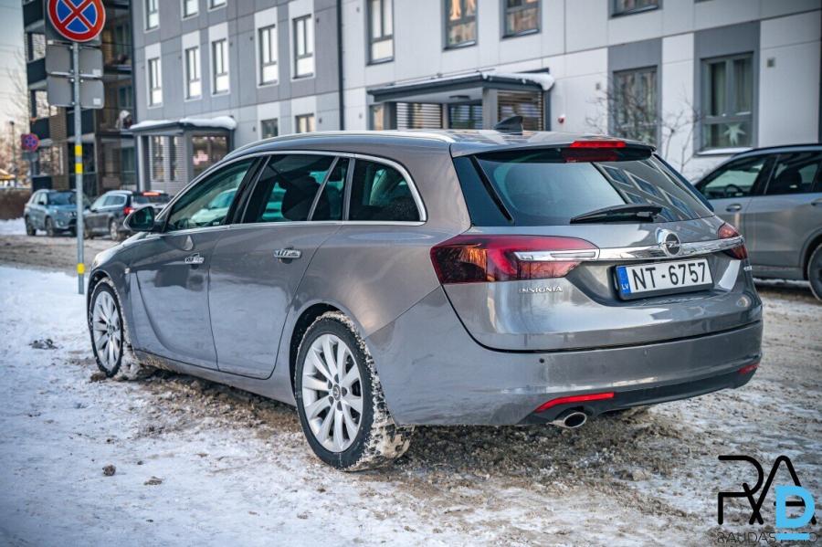 Grey Opel Insignia 2016 in Riga, with an engine capacity of 2.00 L and mileage of 294 thousand km for 3990 €, photo 3 on AUTOMOTO.COM.LV