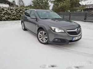 Grey Opel Insignia 2016 in Talsi, with an engine capacity of 2.00 L and mileage of 322 thousand km for 6350 €, photo 2 on AUTOMOTO.COM.LV