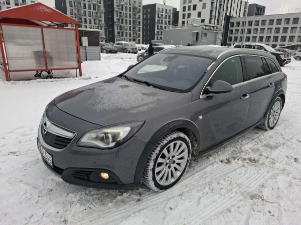 Grey Opel Insignia 2016 in Vilnius, with an engine capacity of 2.00 L and mileage of 325 thousand km for 4800 €, photo 1 on AUTOMOTO.COM.LV
