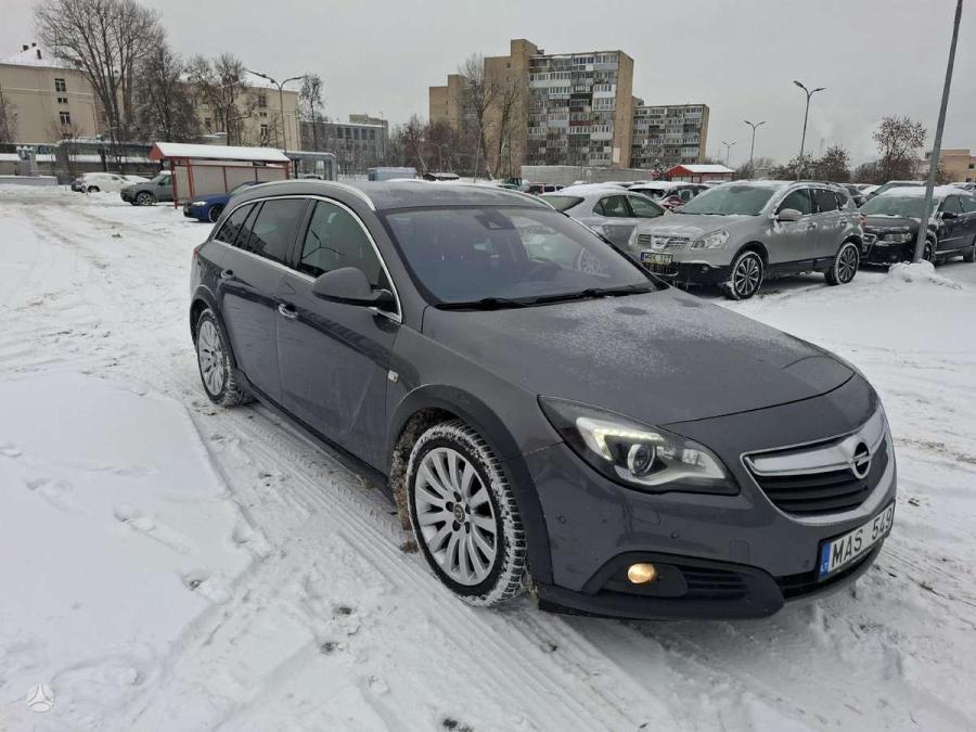 Grey Opel Insignia 2016 in Vilnius, with an engine capacity of 2.00 L and mileage of 325 thousand km for 4800 €, photo 3 on AUTOMOTO.COM.LV
