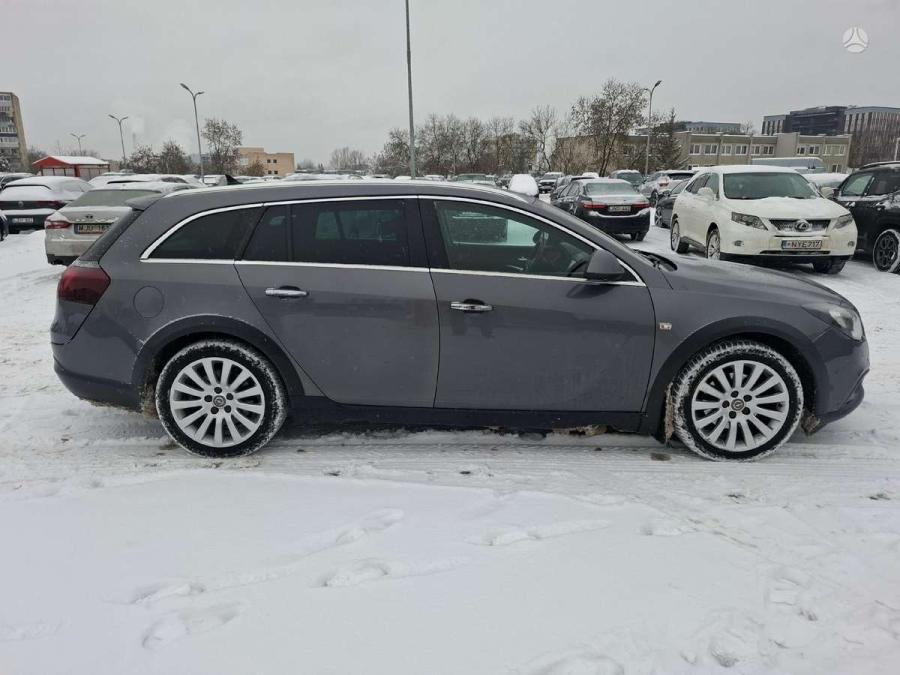 Grey Opel Insignia 2016 in Vilnius, with an engine capacity of 2.00 L and mileage of 325 thousand km for 4800 €, photo 4 on AUTOMOTO.COM.LV