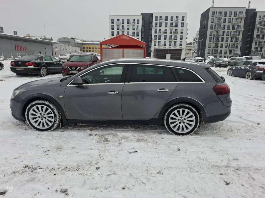 Grey Opel Insignia 2016 in Vilnius, with an engine capacity of 2.00 L and mileage of 325 thousand km for 4800 €, photo 8 on AUTOMOTO.COM.LV