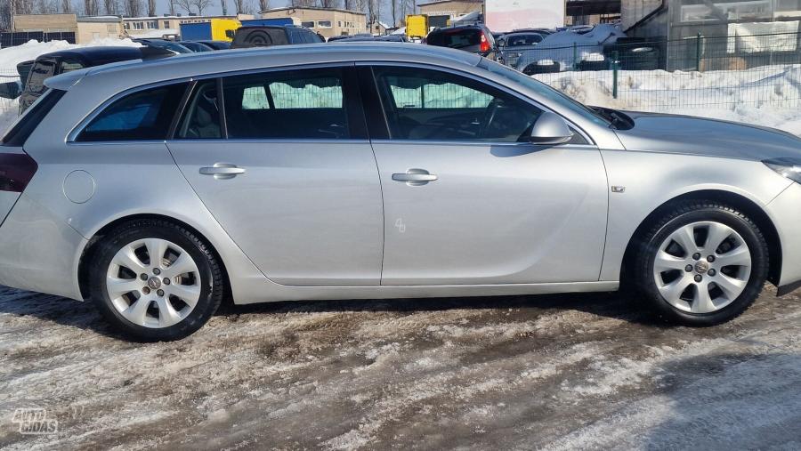 Grey Opel Insignia 2016 in Kretinga, with an engine capacity of 2.00 L and mileage of 201 thousand km for 6999 €, photo 3 on AUTOMOTO.COM.LV