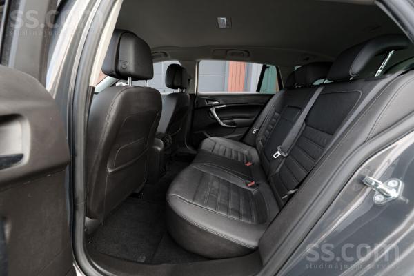 Grey Opel Insignia 2016 in Jelgava, with an engine capacity of 1.60 L and mileage of 0 thousand km for 6850 €, photo 10 on AUTOMOTO.COM.LV