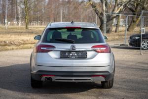 Grey Opel Insignia 2016 in Riga, with an engine capacity of 2.00 L and mileage of 238 thousand km for 7300 €, photo 4 on AUTOMOTO.COM.LV