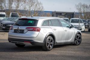 Grey Opel Insignia 2016 in Riga, with an engine capacity of 2.00 L and mileage of 238 thousand km for 7300 €, photo 5 on AUTOMOTO.COM.LV