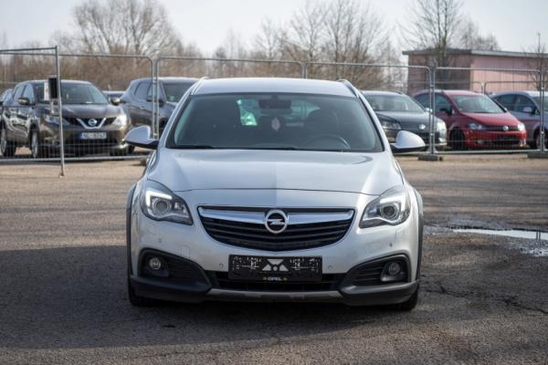 Grey Opel Insignia 2016 in Riga, with an engine capacity of 2.00 L and mileage of 238 thousand km for 7300 €, photo 6 on AUTOMOTO.COM.LV