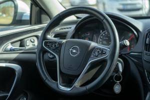 Grey Opel Insignia 2016 in Riga, with an engine capacity of 2.00 L and mileage of 238 thousand km for 7300 €, photo 16 on AUTOMOTO.COM.LV