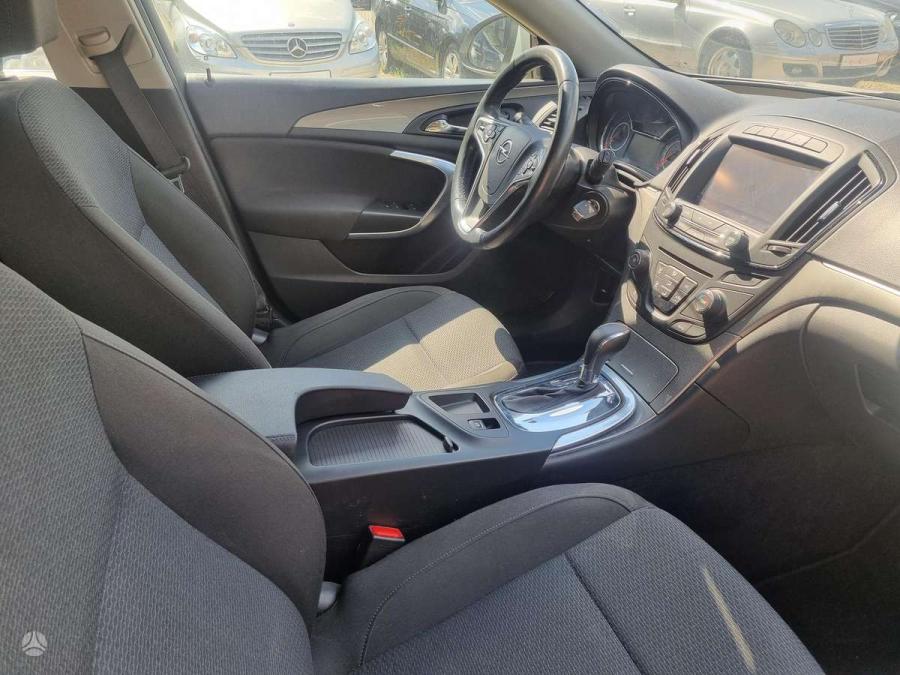 Grey Opel Insignia 2016 in Kaunas, with an engine capacity of 1.60 L and mileage of 208 thousand km for 4950 €, photo 6 on AUTOMOTO.COM.LV