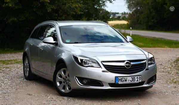 Grey Opel Insignia 2016 in Kretinga, with an engine capacity of 1.96 L and mileage of 202 thousand km for 6699 €, photo 1 on AUTOMOTO.COM.LV